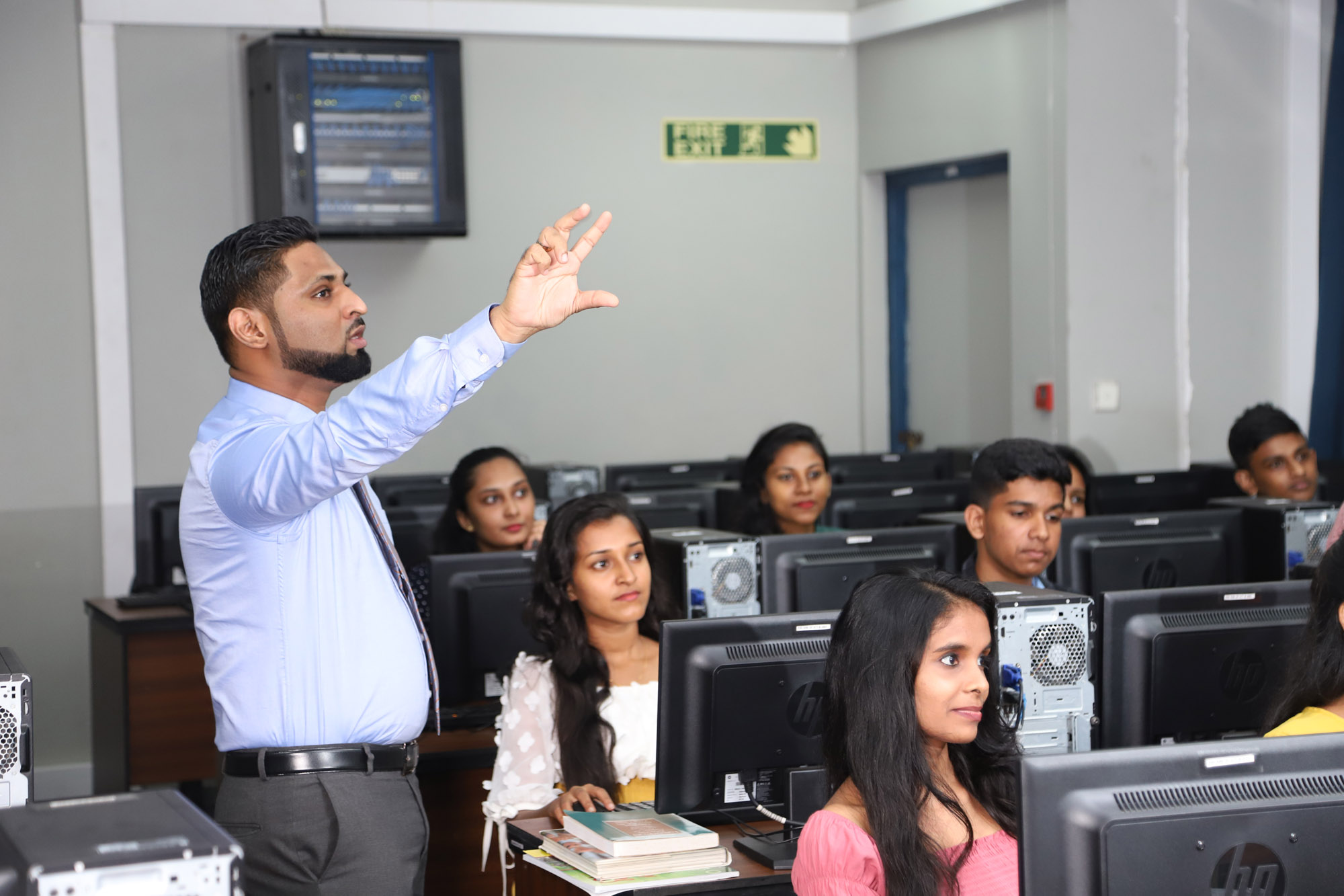 Aquinas College of Higher Studies | Computer Labs